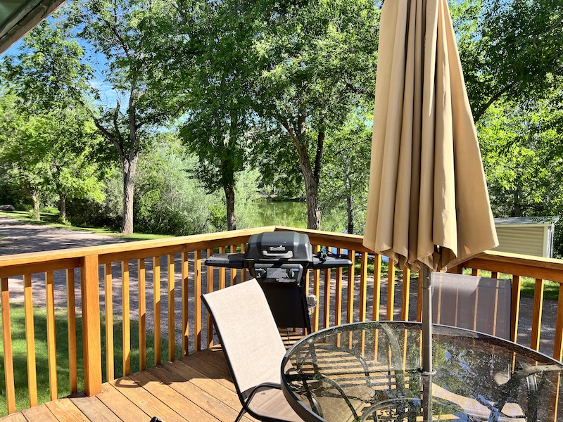 Fully Furnished Studio Cabin On A Lake Located In Hot Springs, SD