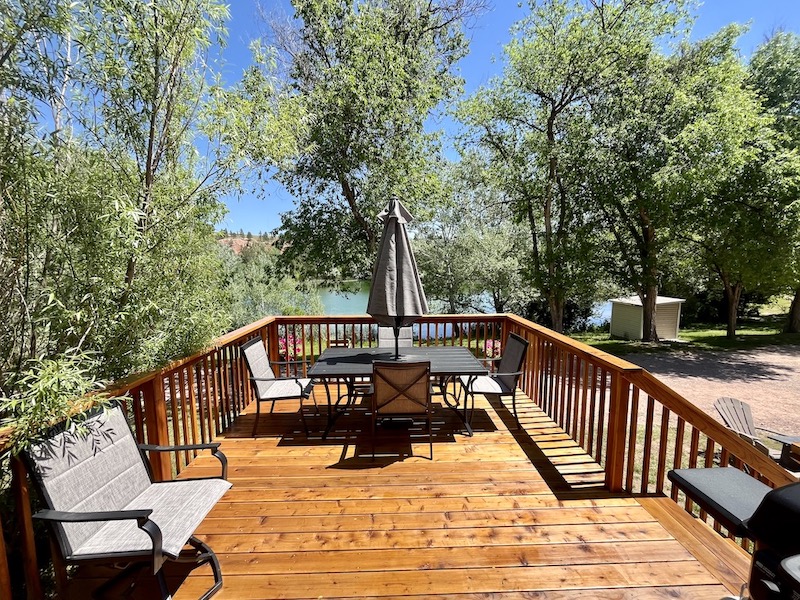 Fully Furnished Studio Cabin On A Lake Located In Hot Springs, SD